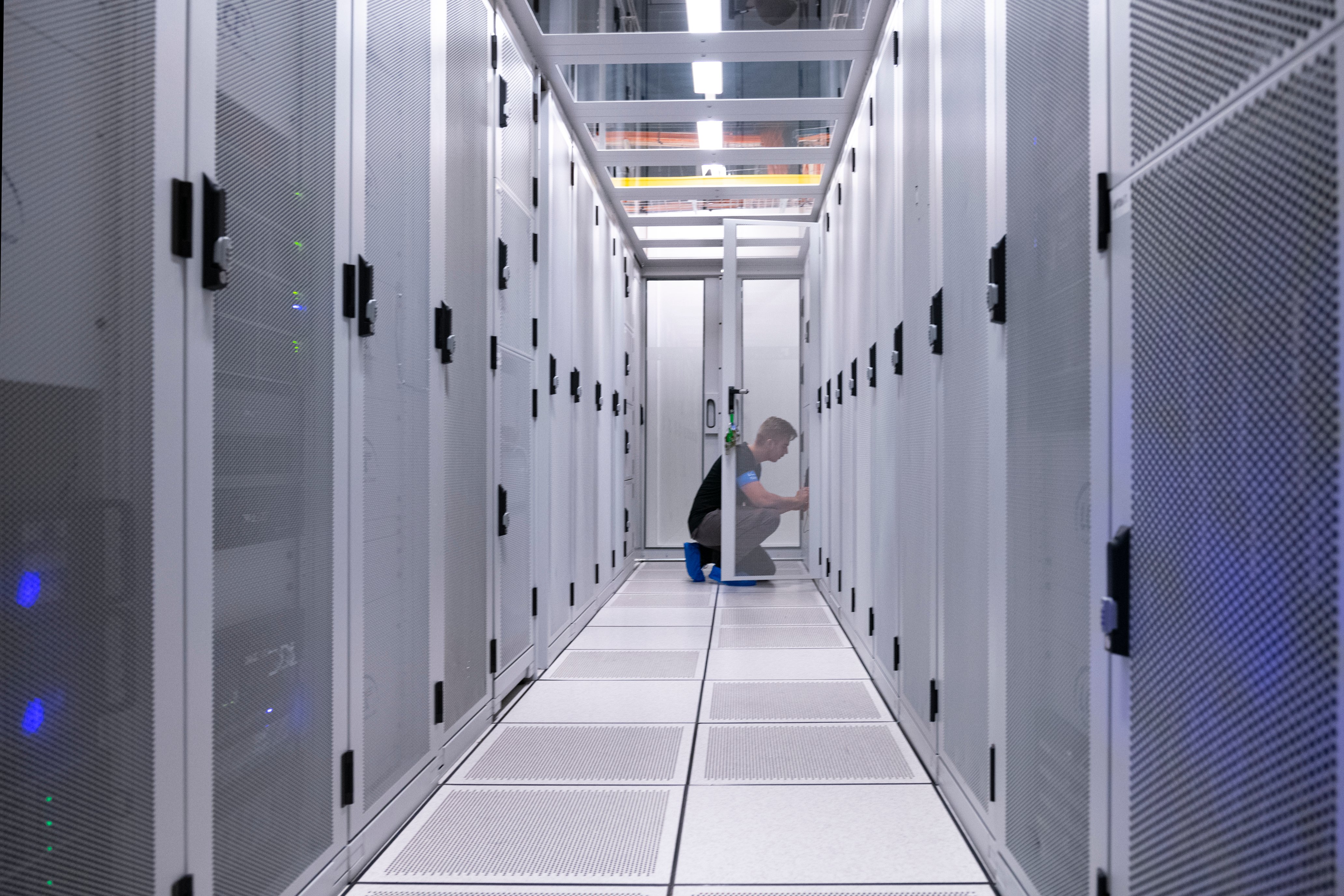 Visit our datacenter | LCL Data Centers